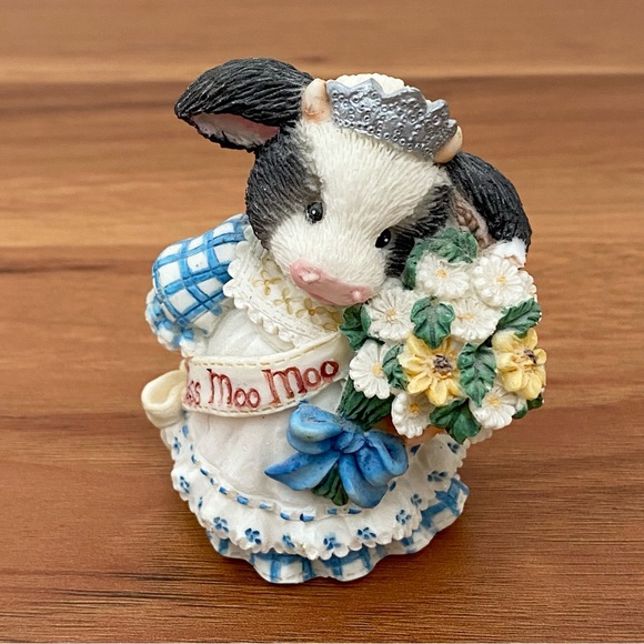 Enesco | Accents | Vintage 994 Enesco Marys Moo Moos Bovine Beauty Miss ...